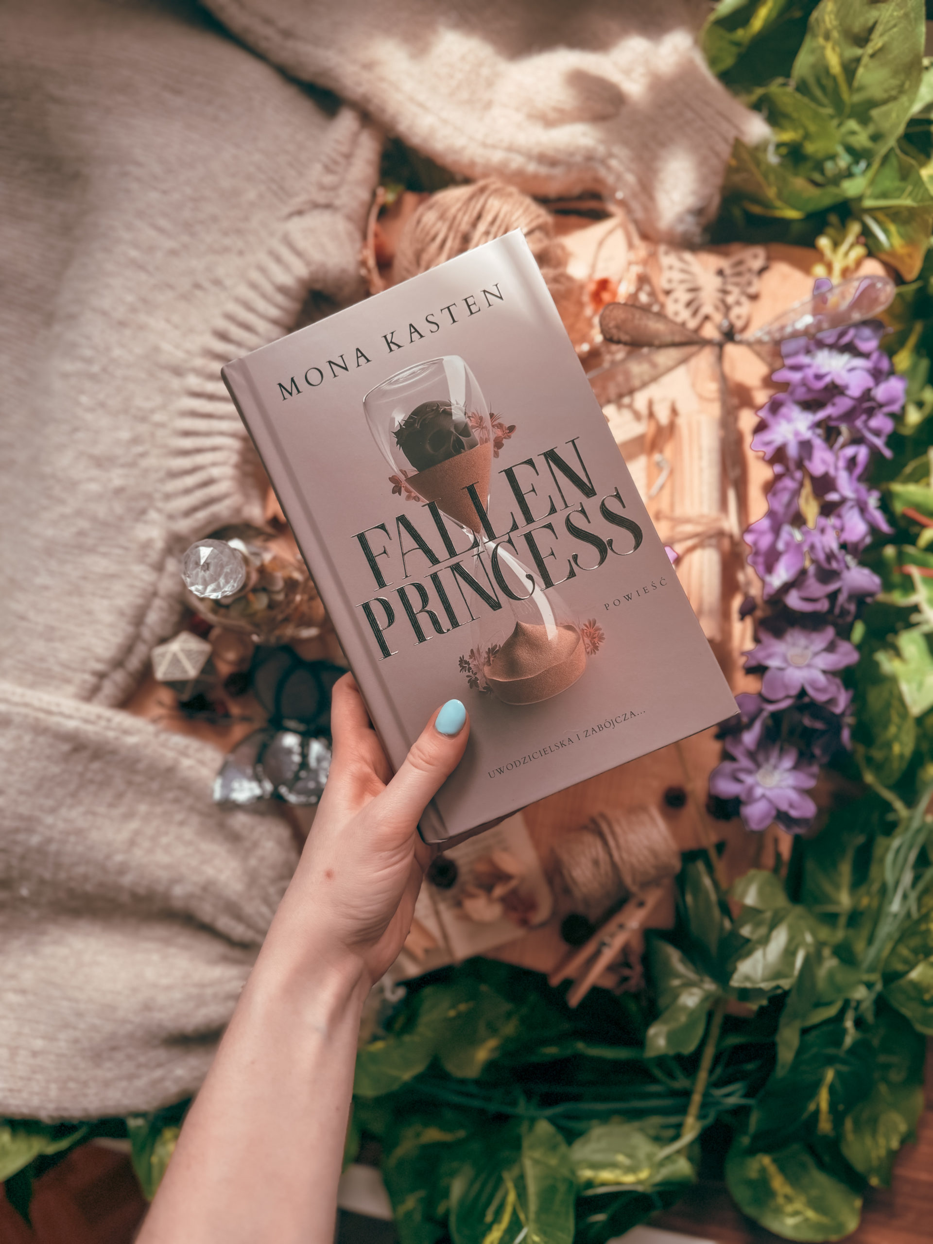 Fallen Princess Book Review - bookishy